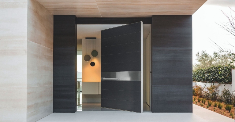 Production of highly customizable safety doors - Oikos